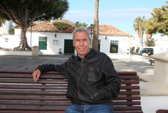 Esteban Rodríguez, Cronista Oficial de Yaiza, presenta su libro ...