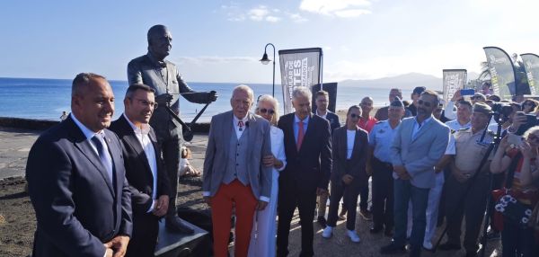 Inauguran la estatua de Kenneth Gasque, impulsor deportivo clave en ...